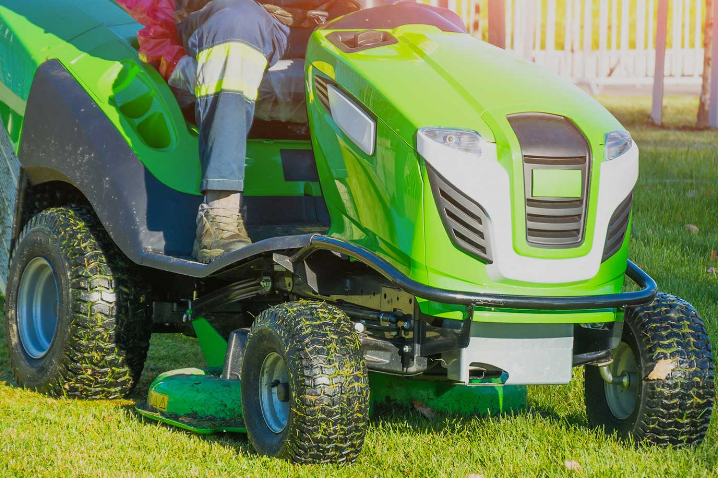 Large Lawn Tractor Maintenance | Tea, SD | Small Engine Titans